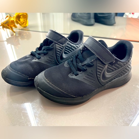 Nike | Shoes | All Black Nike Star Runner Sneakers Girls 3c Excellent ...